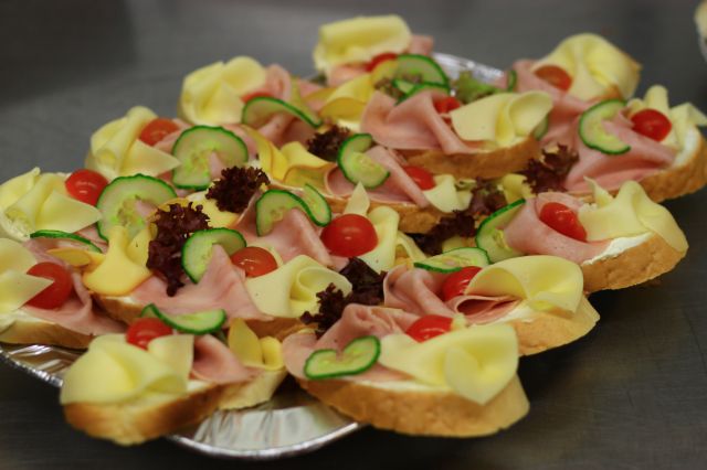 Obložené chlebíčky | Řeznictví Janus, s.r.o.